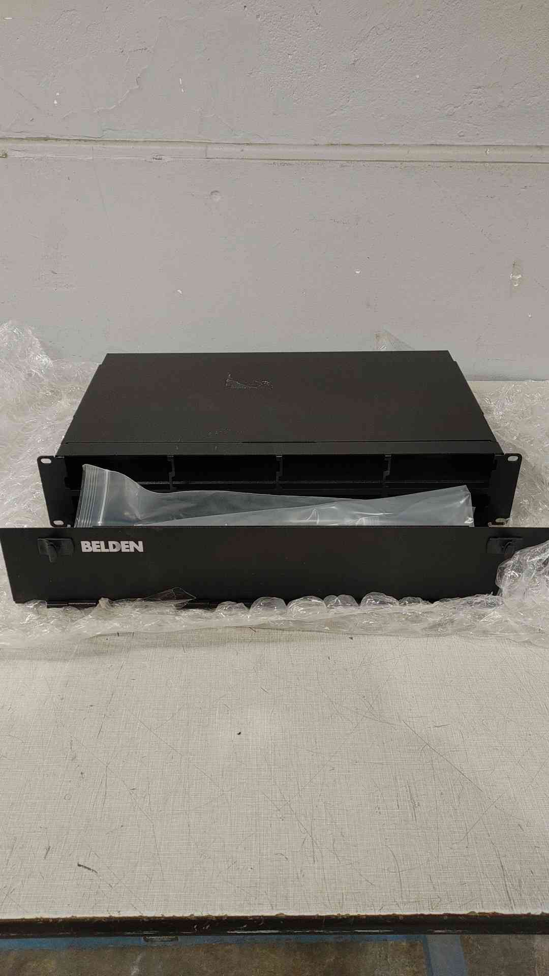 BELDEN AX107286 (FX UHD)Short Fixed Patch Panel Housing(SKU: 111508 ...